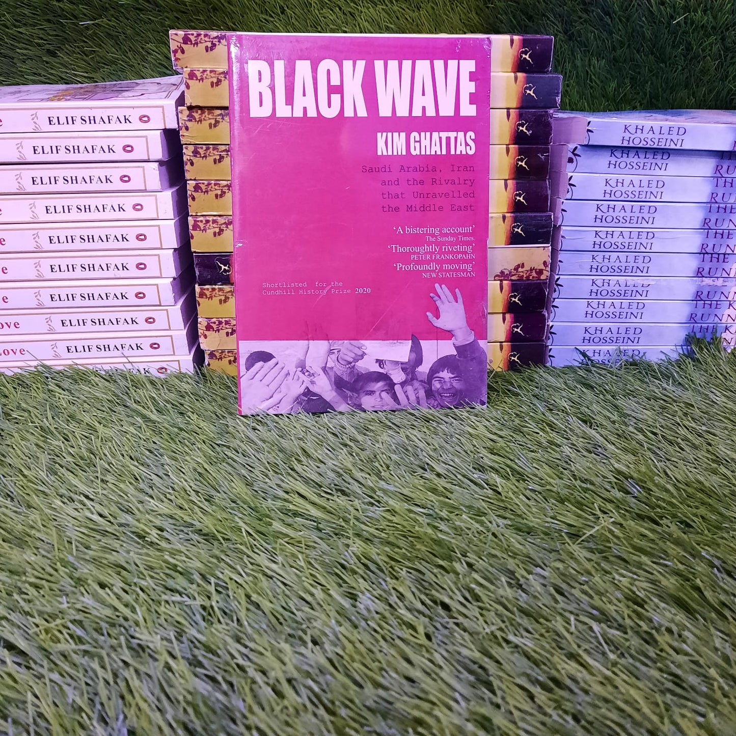 BLACK WAVE KIM GHATTAS – BOOKONLINEPK