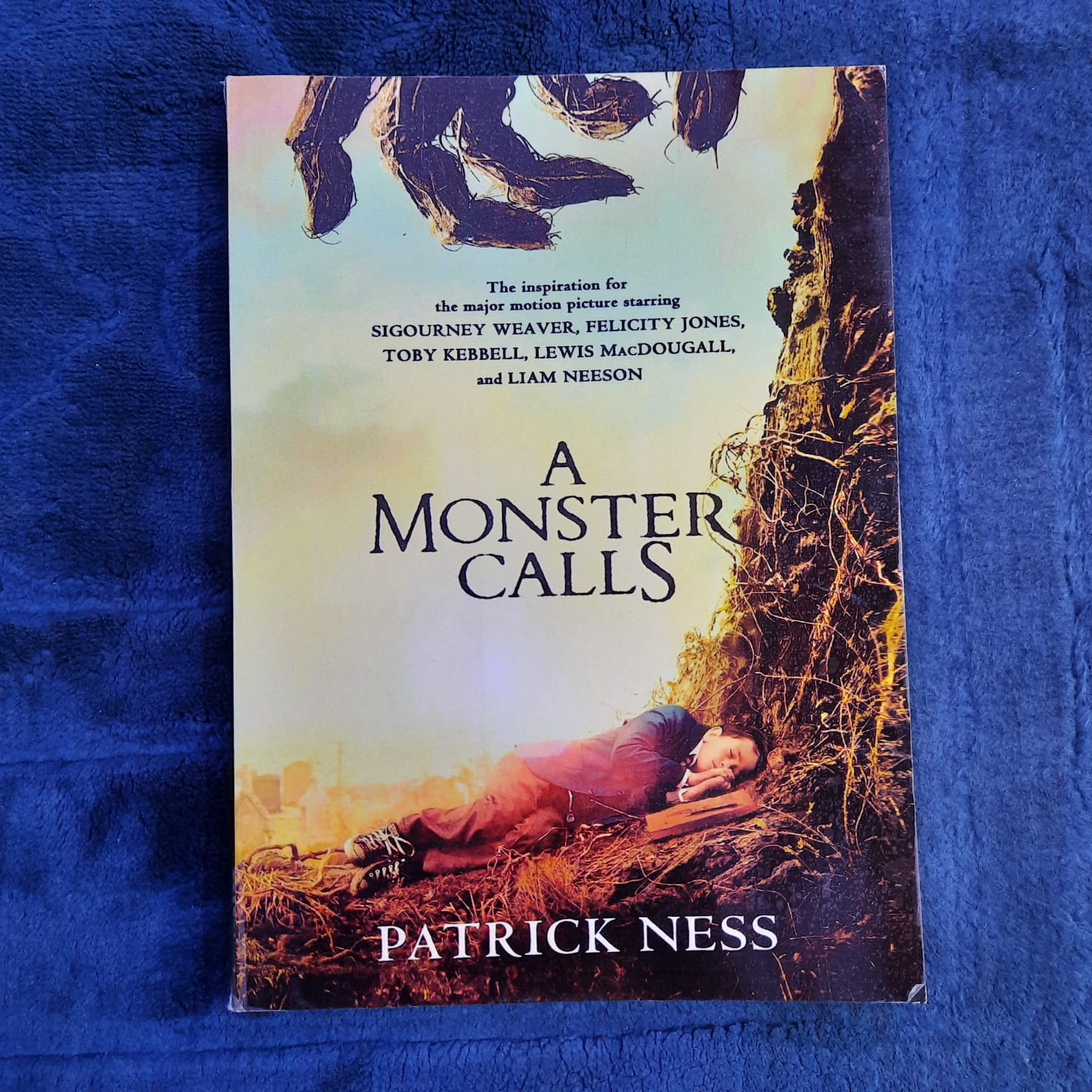 A MONSTER CALLS – BOOKONLINEPK